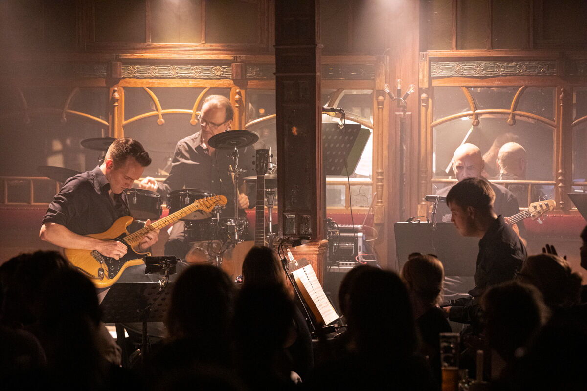 Oh What A Night! - Die mitreißende Liveshow mit Hits von Grease bis ...